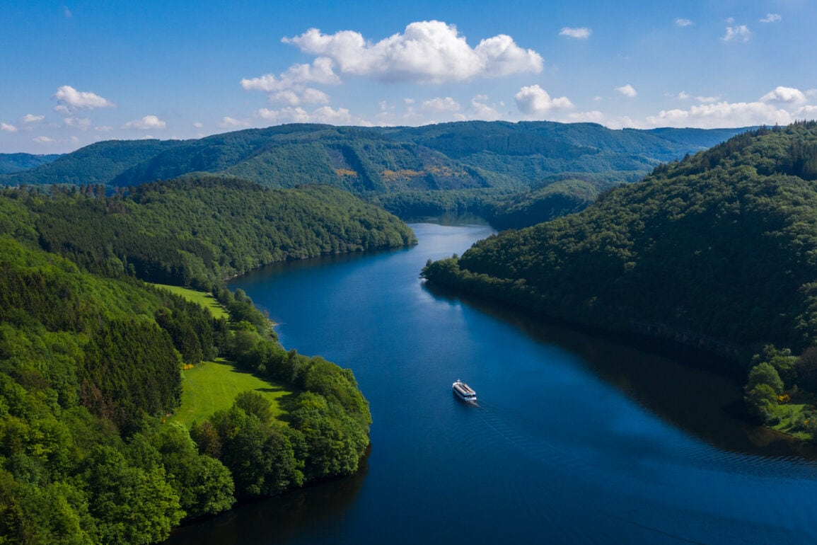 SUP-Yoga in Potsdam auf dem Griebnitzsee - funkyGERMANY